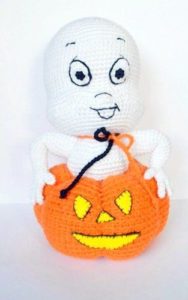 Halloween Ghost Amigurumi Crochet Pattern Roundup! - AmVaBe Crochet