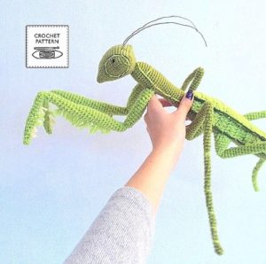 Amigurumi Grasshopper Crochet Pattern Roundup! - AmVaBe Crochet